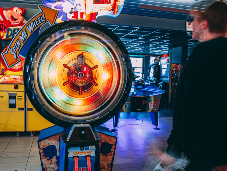 Delusional Grandma Goes Beserk At Chuck E Cheese But Her Granddaughter ...